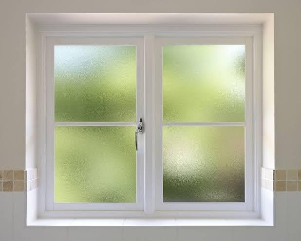 Apa Itu Frosted Glass, Apakah Cocok Dipasang di Rumah?